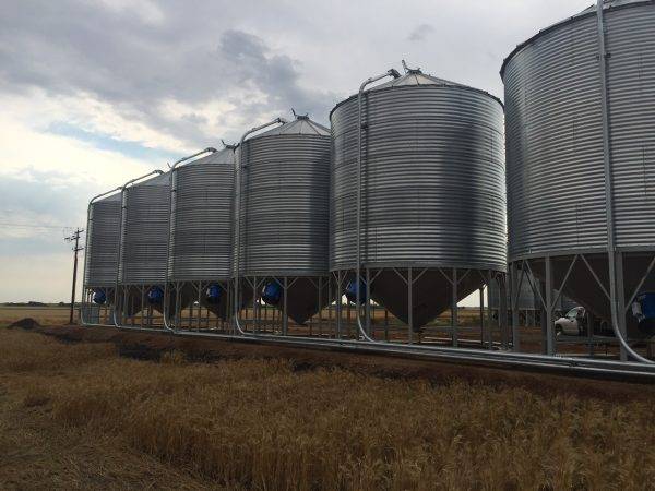 Automatic & Manual Distributors - Valley Agro Services Ltd.